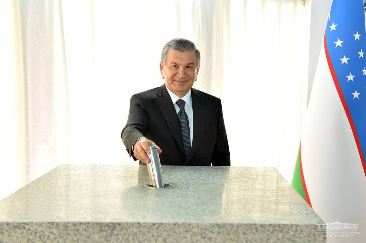 Shavkat Mirziyoyev Sherobod quyosh elektr stansiyasi qurilishiga tamal toshini qo‘ydi