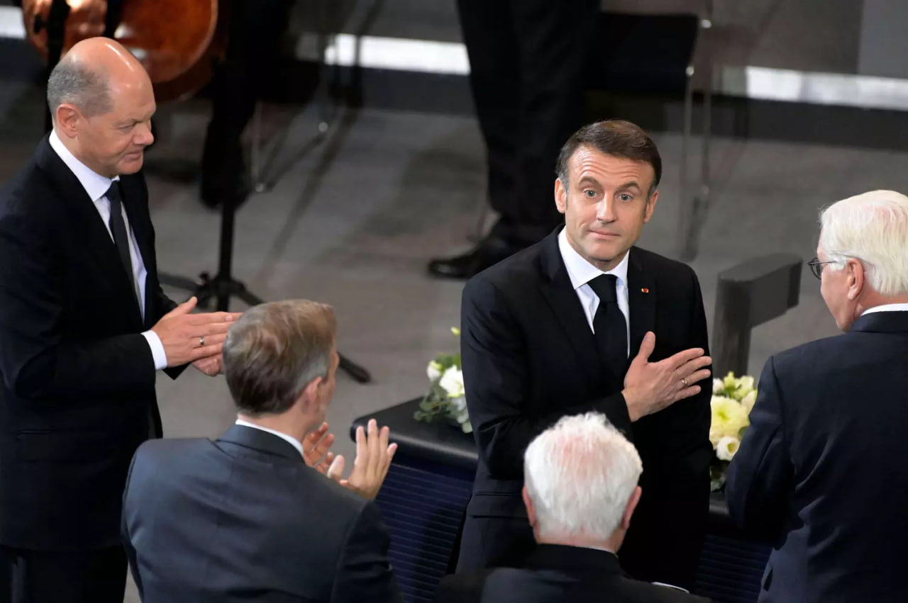 Fransiya prezidenti 62 yil ichida ilk bor nemis tilida nutq so‘zladi ...